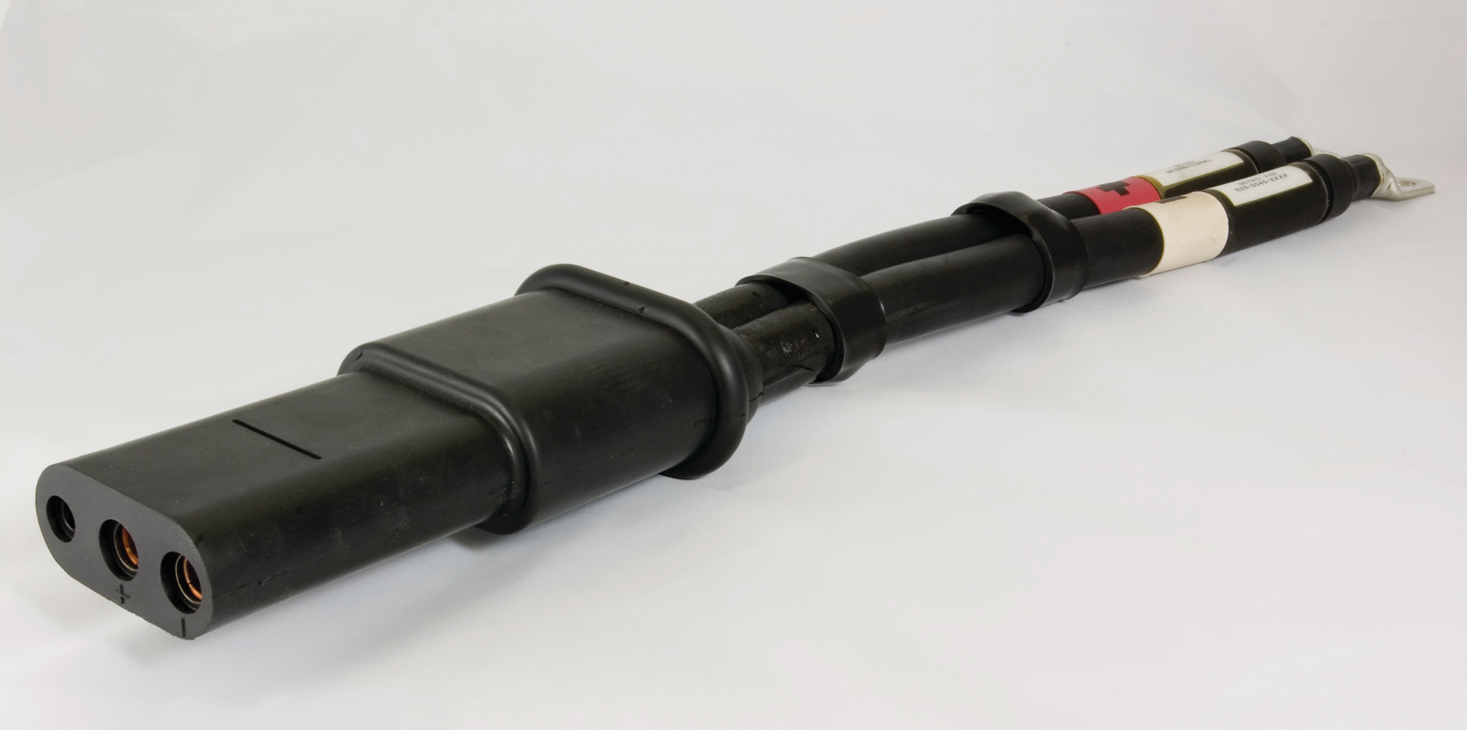 28V DC Ground Power Plug Assemblies | Aviation Pros