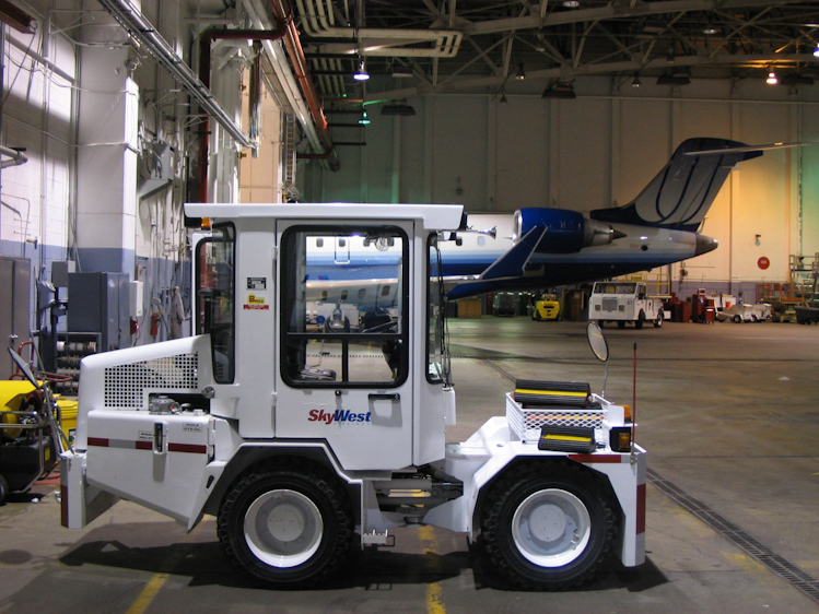 Airplane tugs | Aviation Pros