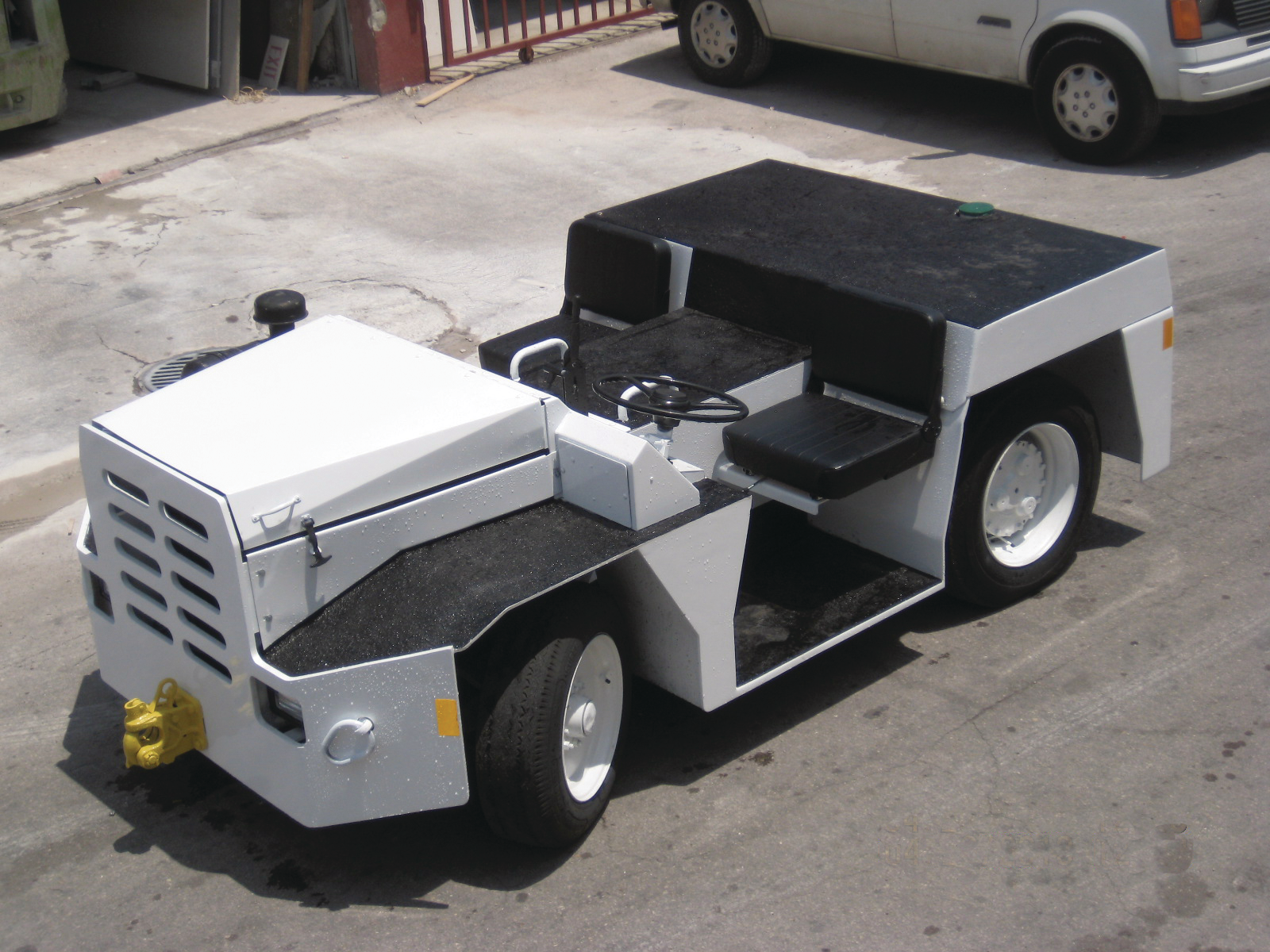 Refurbished Pushback Tractors | Aviation Pros