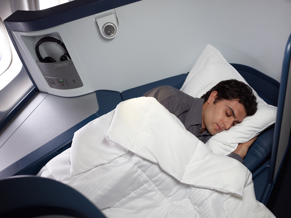 Delta Air Lines to Offer Westin Heavenly In-Flight Bedding in ...