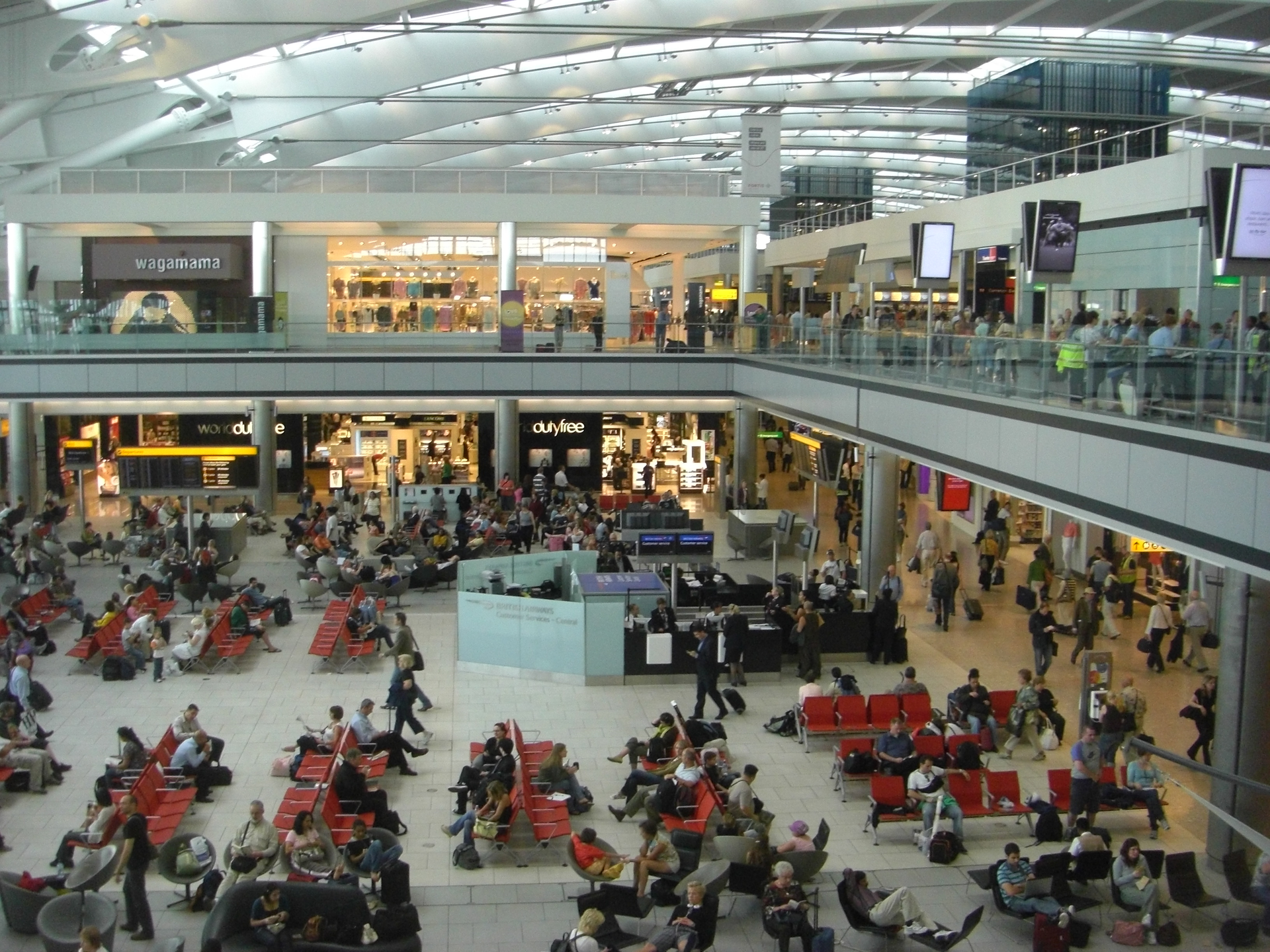 Heathrow power cut leaves passengers stranded without bags | Aviation Pros