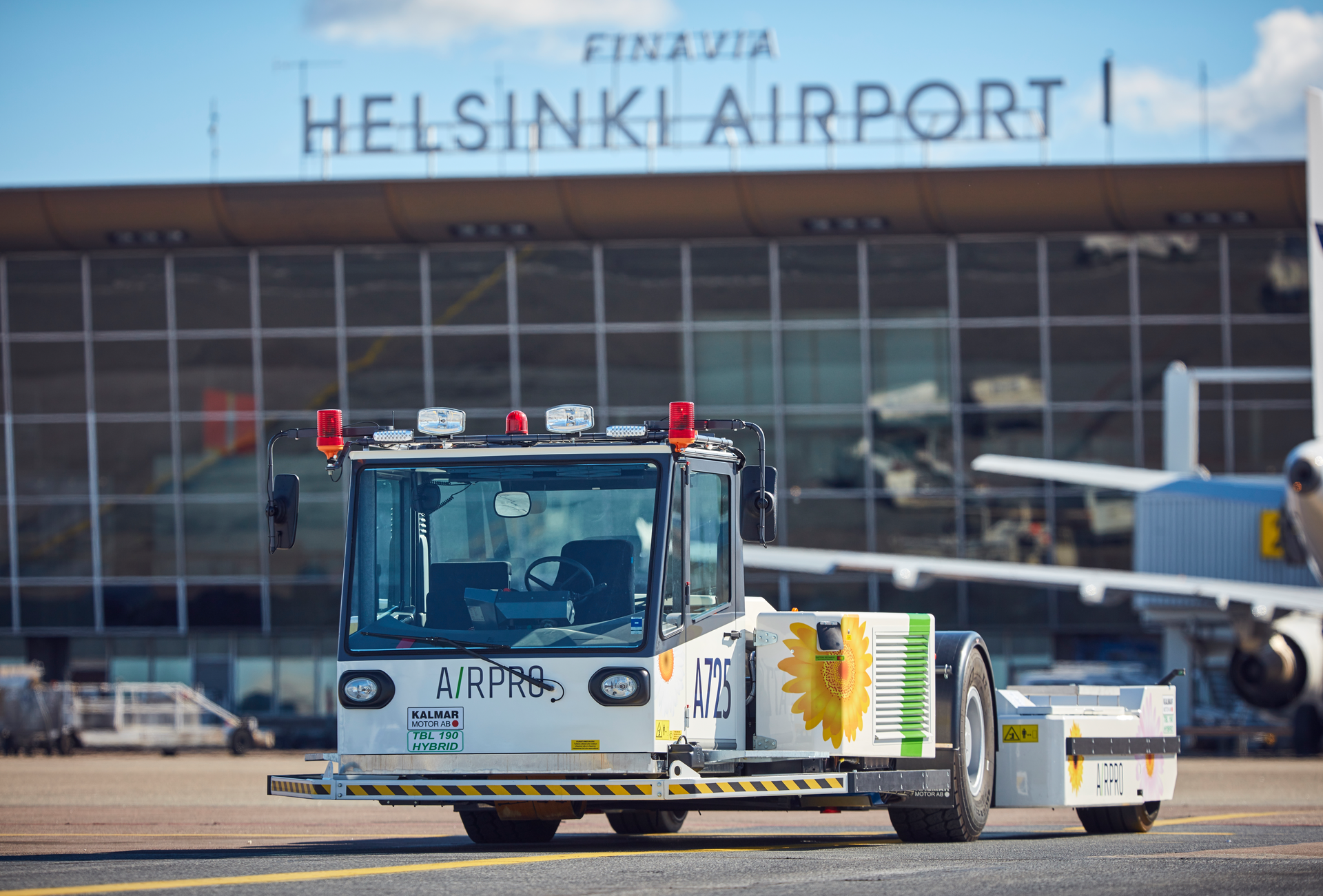Airpro Brings Electric Pushback Tractors to Helsinki Airport | Aviation ...