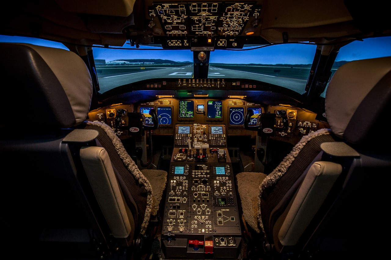 TRU's Bombardier CRJ 900 Full Flight Simulator Earns Qualifications at ...