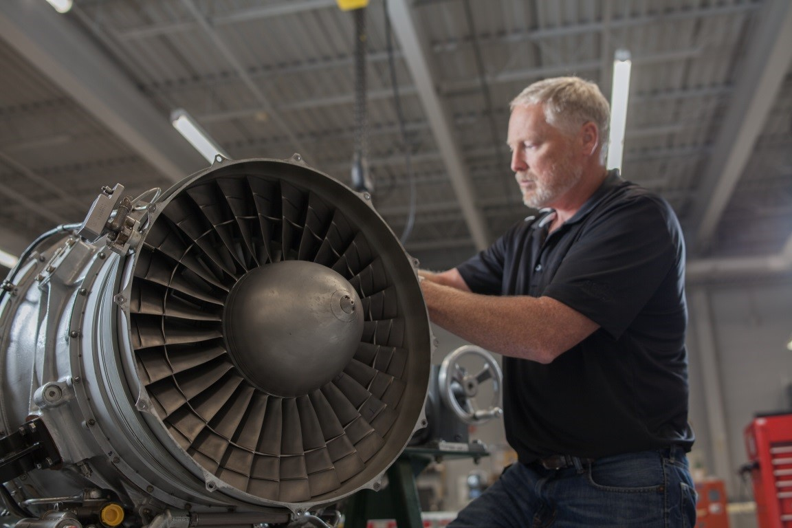Vector Aerospace celebrates first anniversary of VMAX engine ...