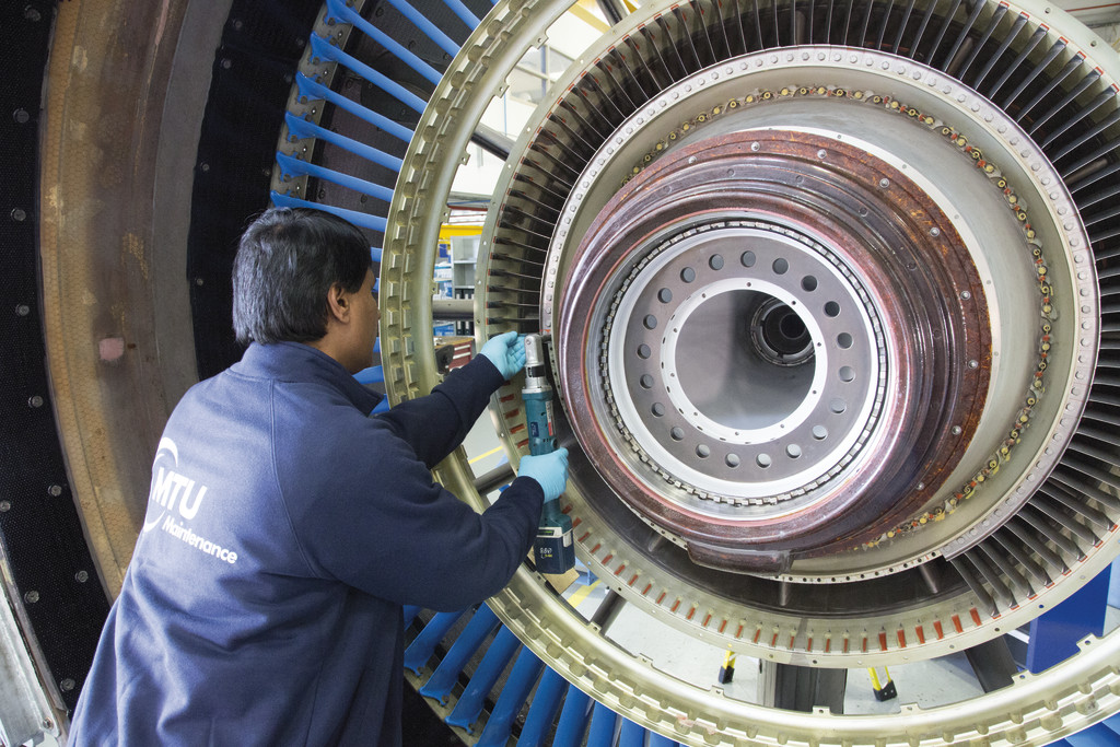 MTU Maintenance Canada signs CF6-50 and accessory repair contract with ...