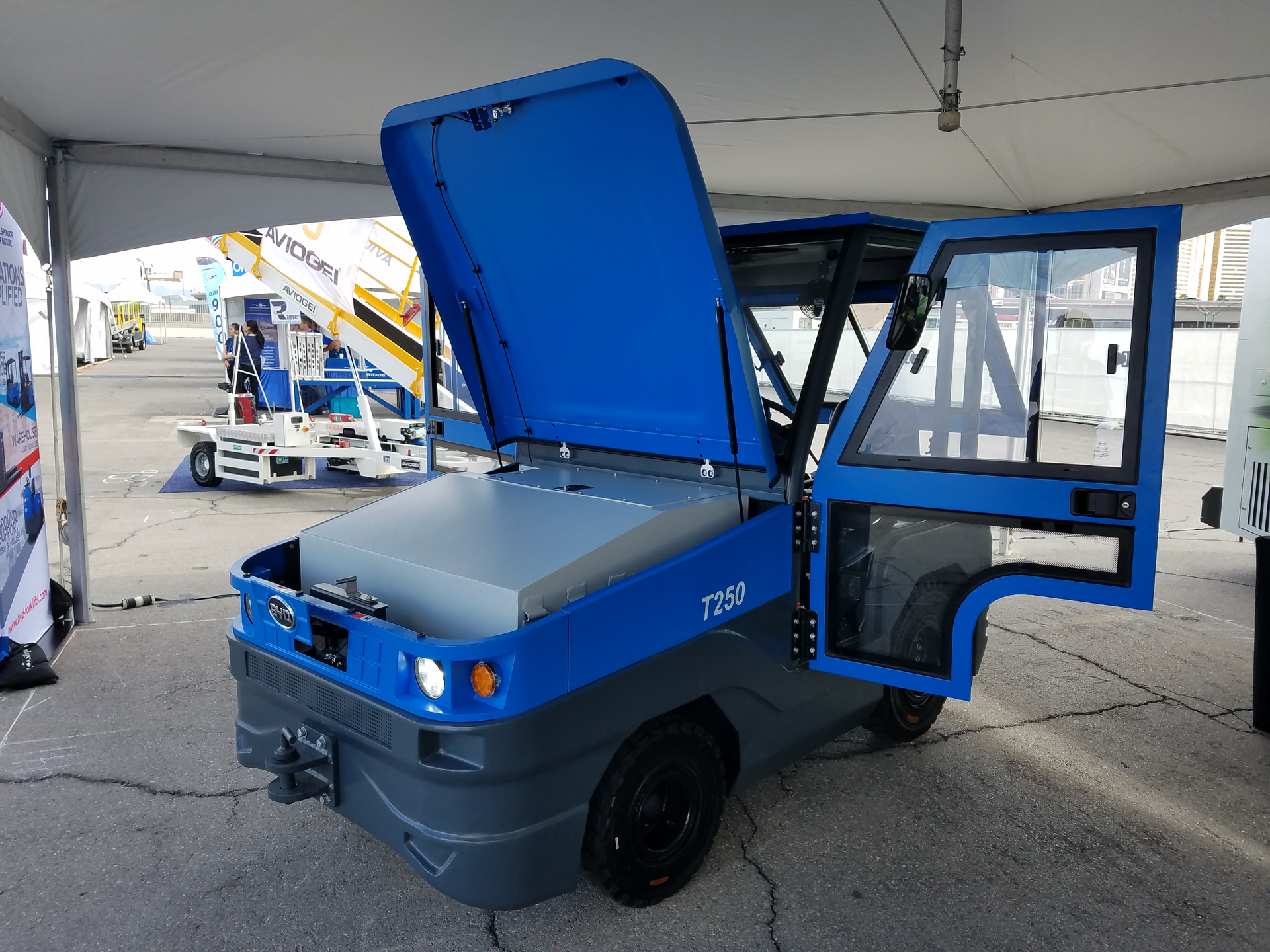 BYD's Electric Tractors Debut in North America | Aviation Pros