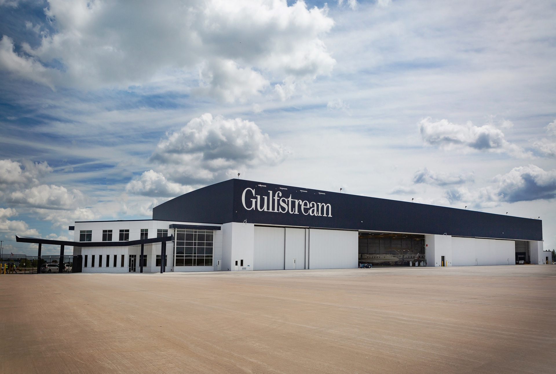 Gulfstream Aerospace Expands Service Center in Appleton, Wisconsin ...