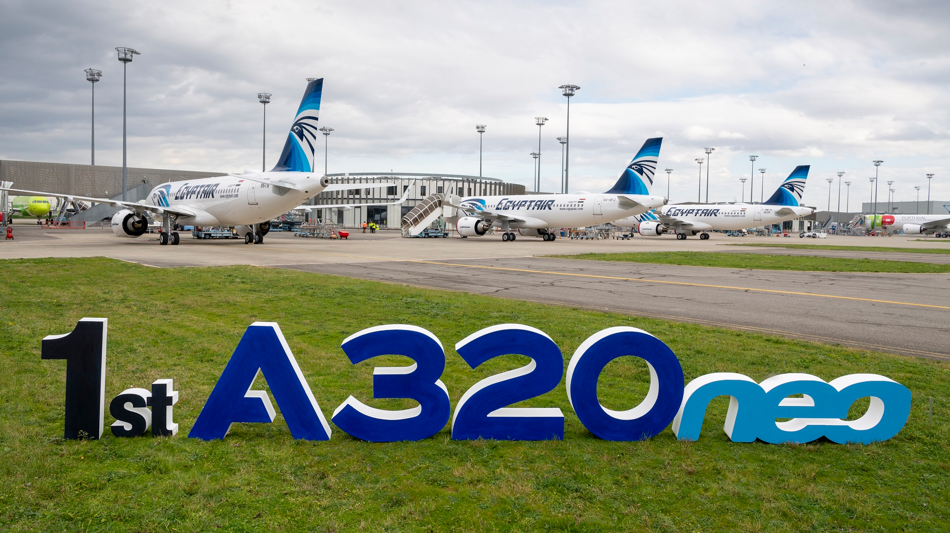 EGYPTAIR Soars to Become First A320neo and A220 Operator in the Region ...