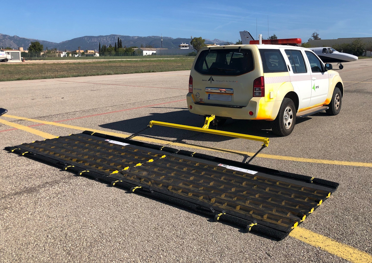 FOD-Razor Airport Runway Sweeper From: FOD Control Corporation, The ...