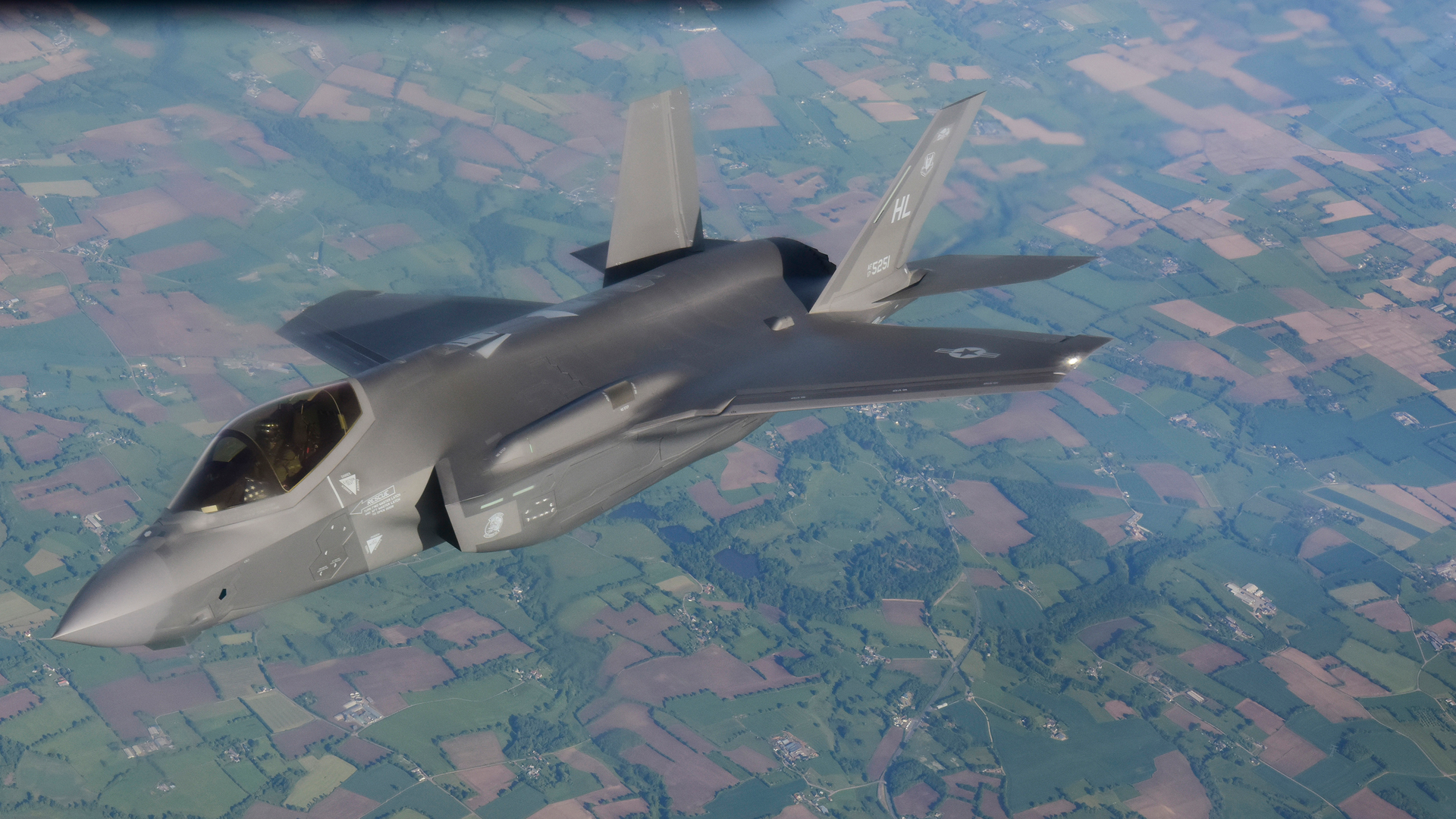 Lockheed Martin Secures $2 billion in Pentagon Contracts for F-35 ...