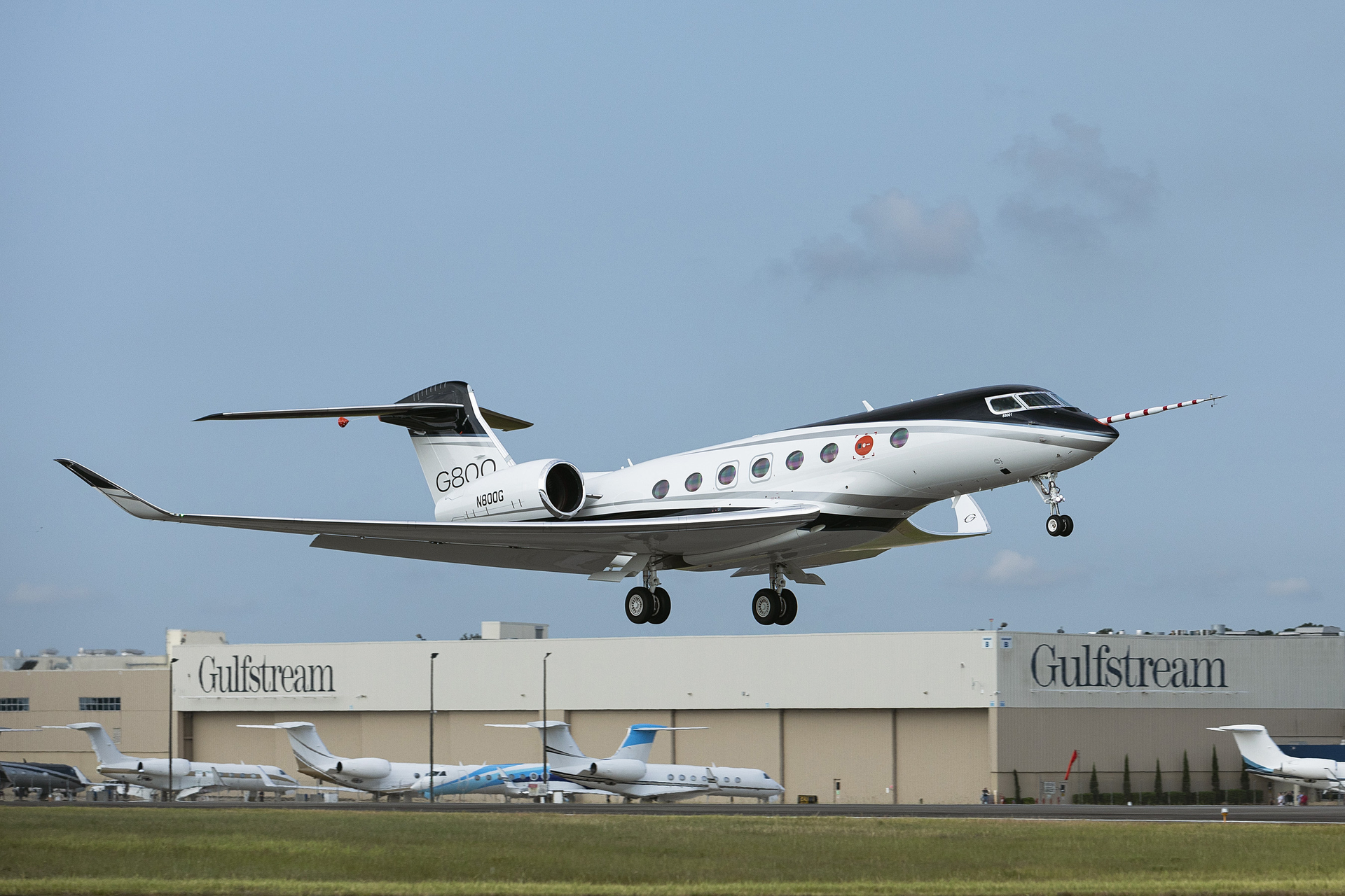 All-New Gulfstream G800 Makes First Flight | Aviation Pros