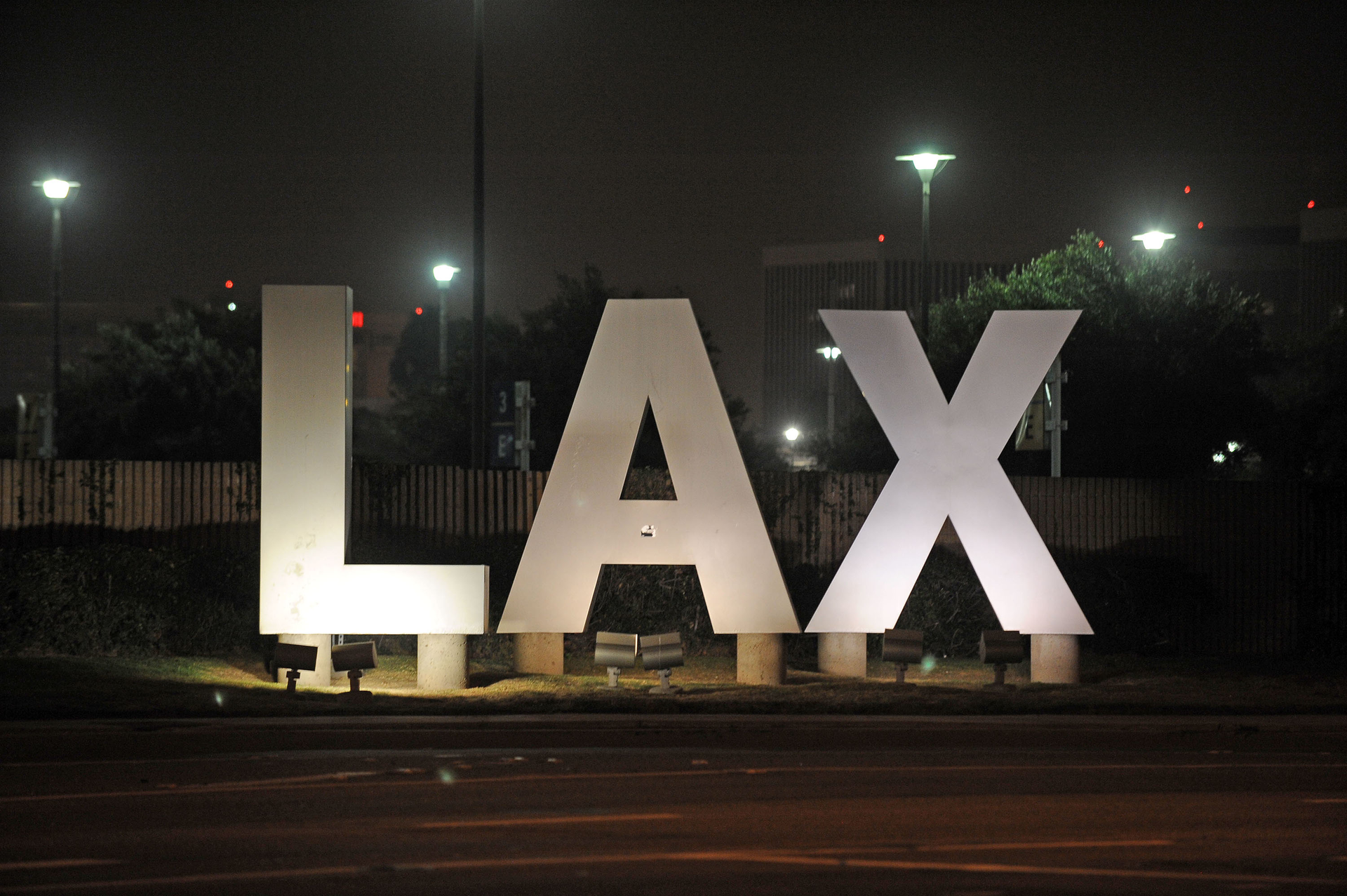 Plane, Bus Collide at LAX, Sending 4 People to Hospital | Aviation Pros