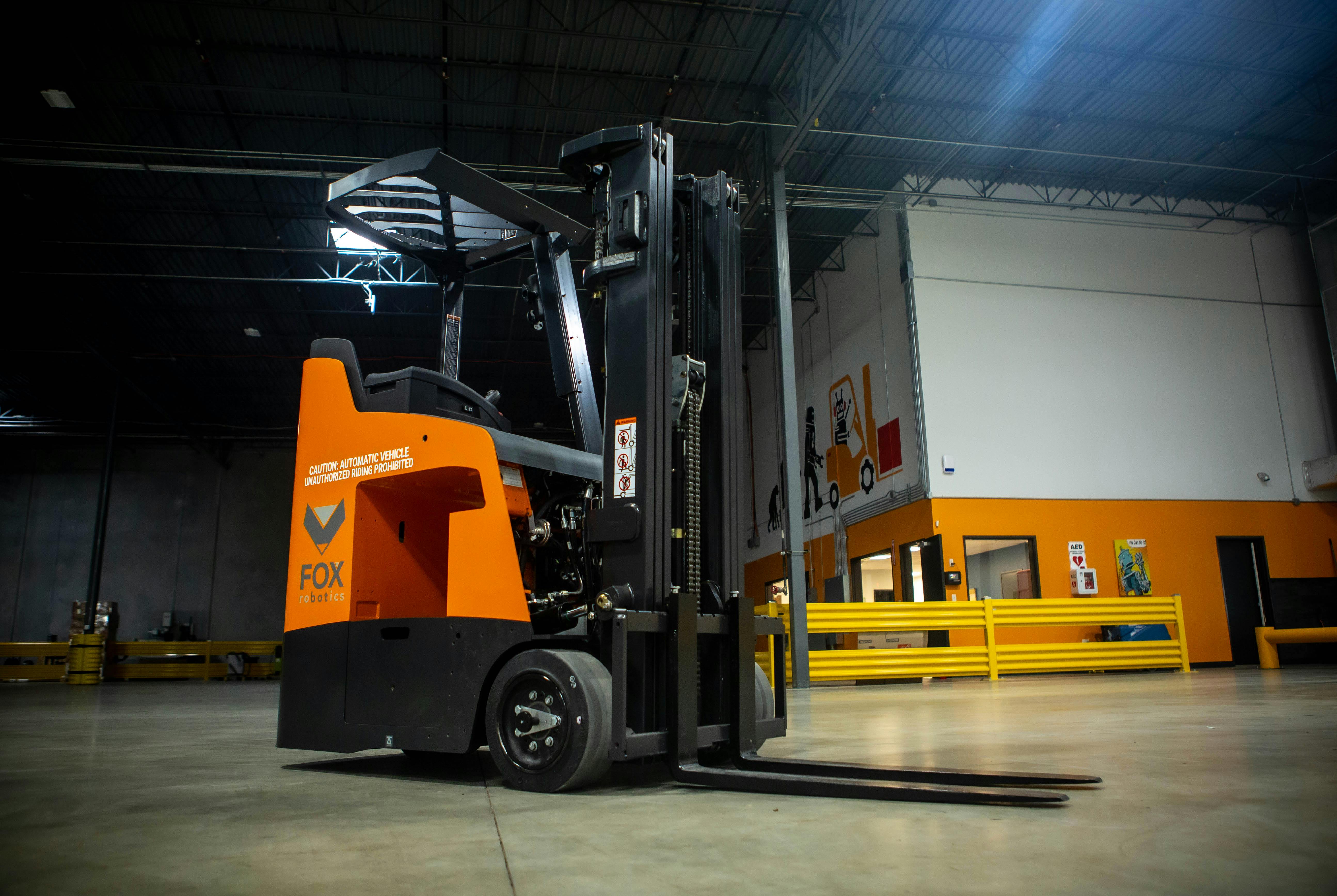 FoxBot Autonomous Forklift | Aviation Pros