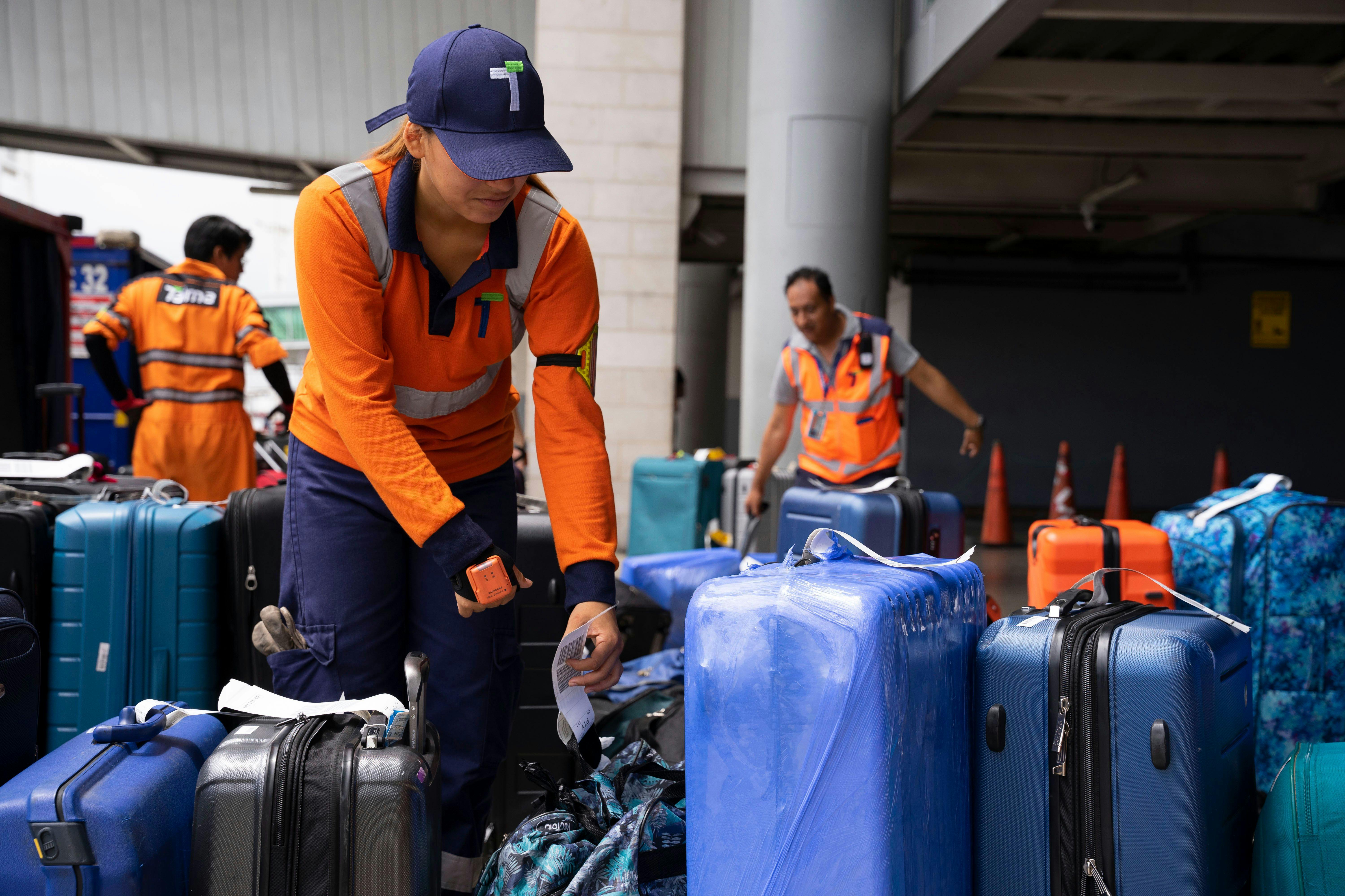 Talma Ecuador Cuts Luggage Scanning Time with Wearable Technology ...