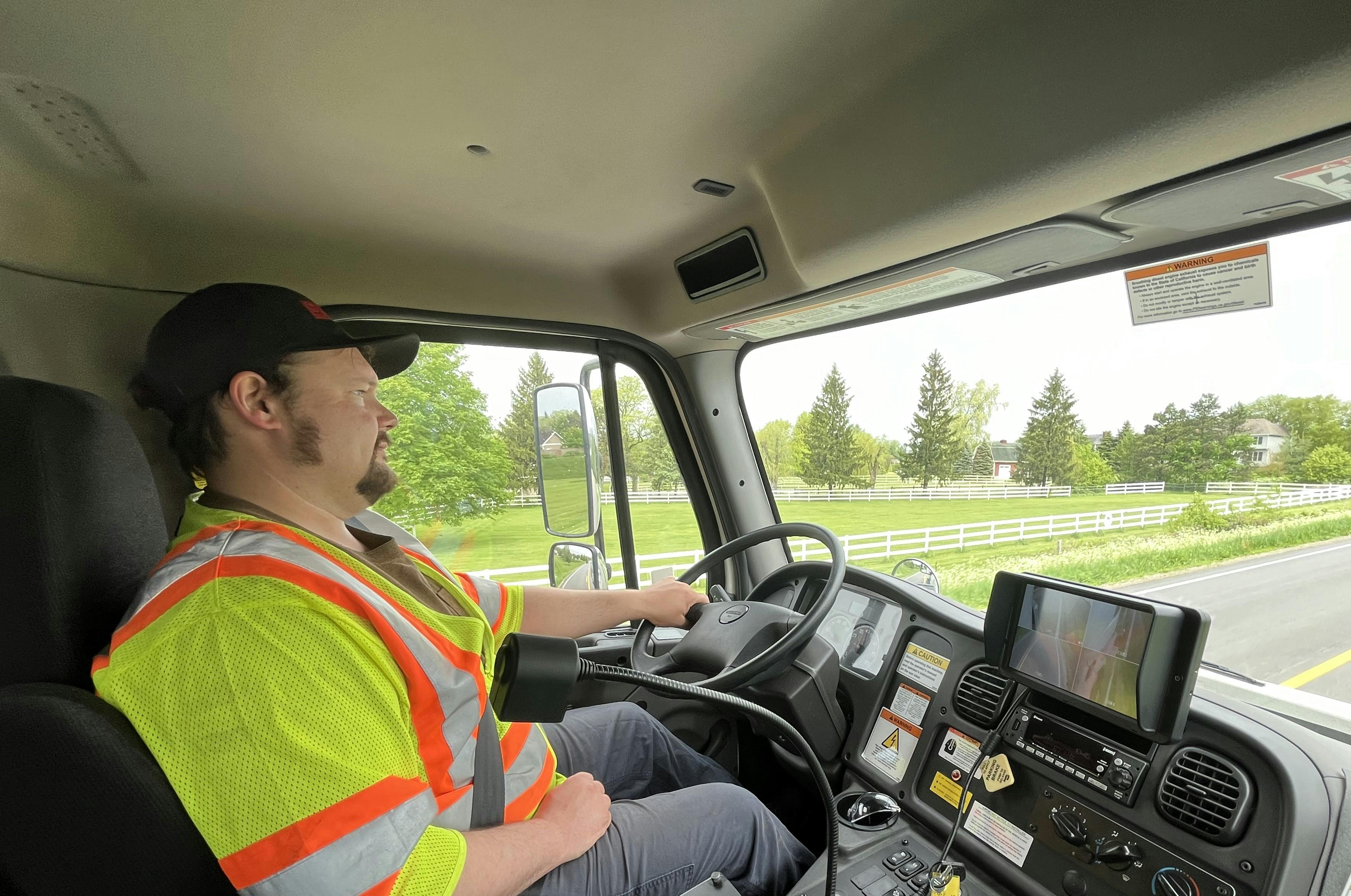 Elgin Sweeper Releases DualEyes on RegenX | Aviation Pros