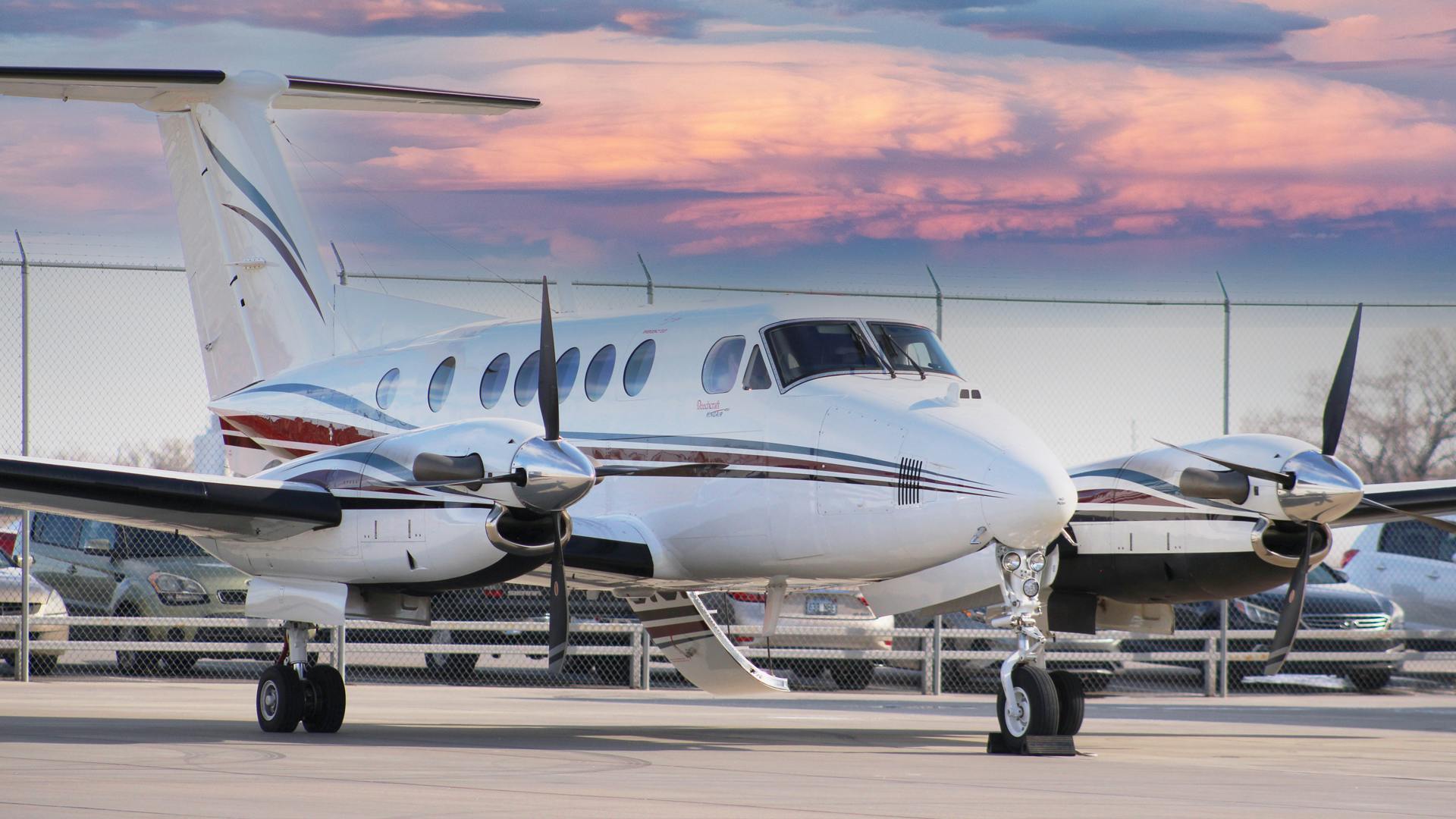 Universal Avionics ClearVision EFVS certified on King Air B200 ...