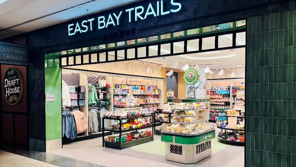 First of 16 new retail stores opens at OAK | Aviation Pros