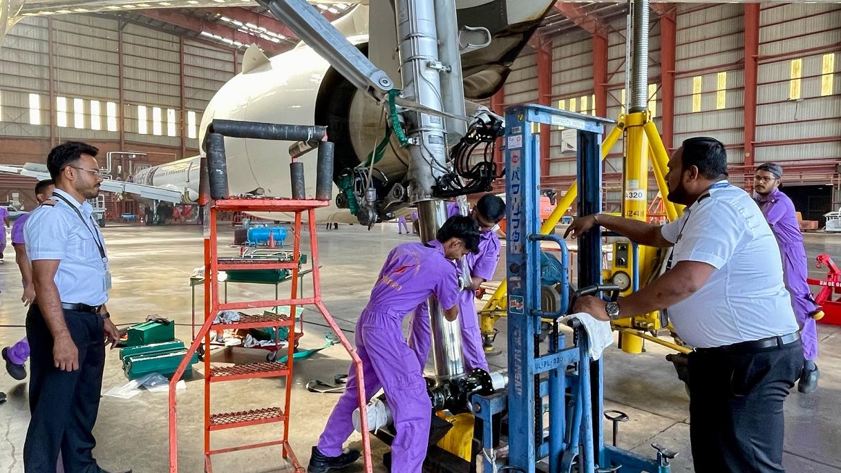 SriLankan Airlines Wraps Up Maintenance Work for Salam Air A321neo ...