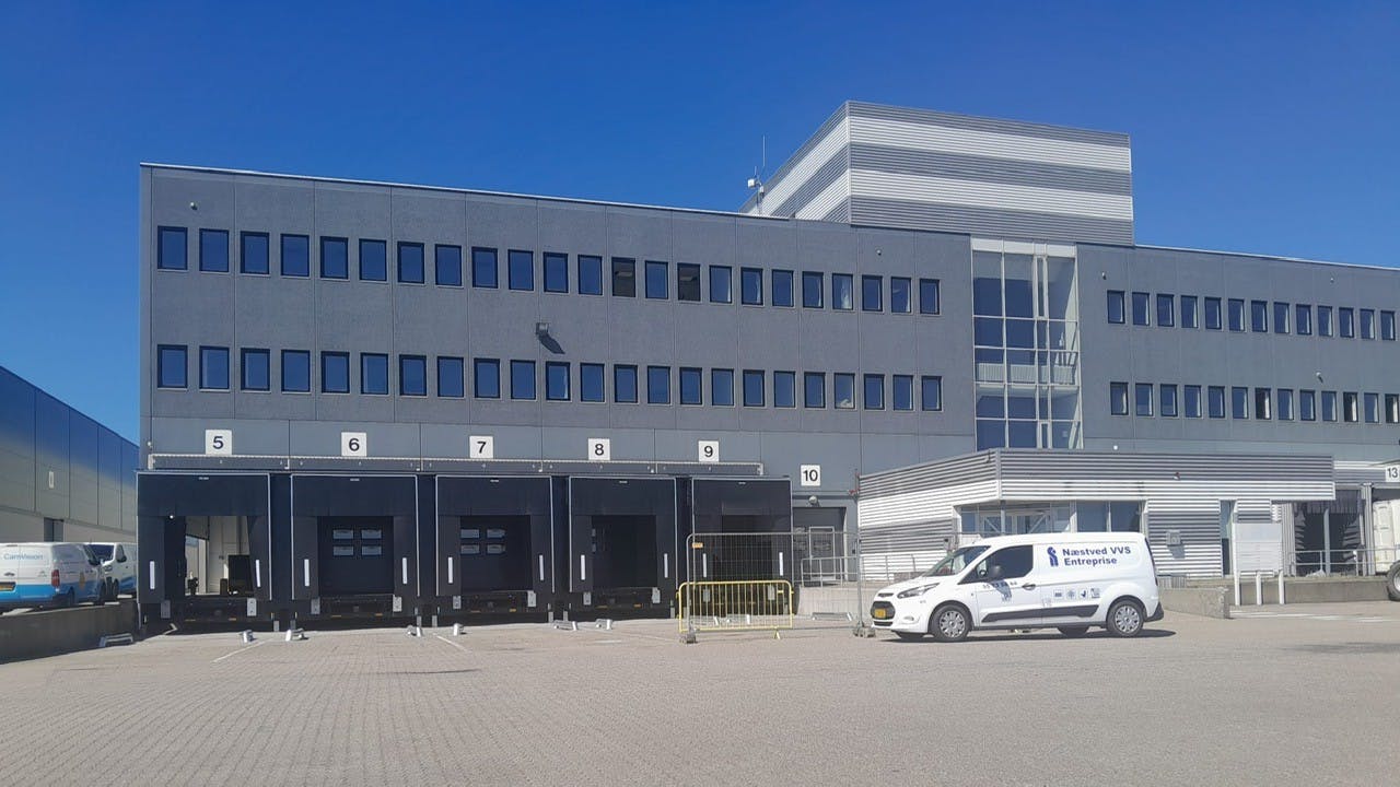 WFS Opens Specialized E-Commerce & Freight Forwarder Handling Facility ...